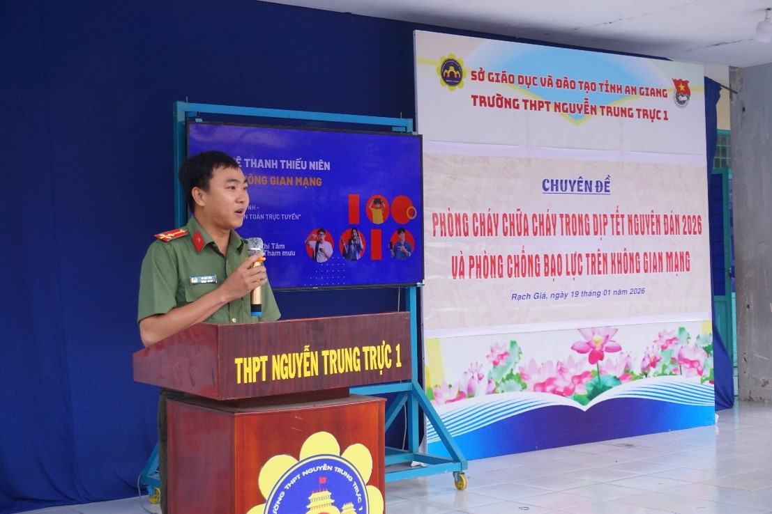 Phòng Tham mưu Công an tỉnh An Giang tuyên truyền bảo đảm an toàn thông ...