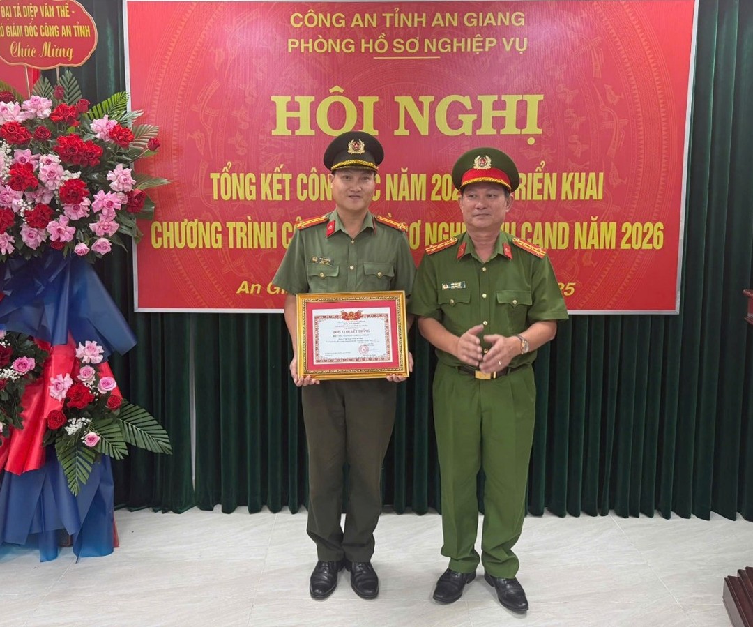 Phòng Hồ sơ nghiệp vụ Công an tỉnh An Giang tổ chức Hội nghị tổng kết ...