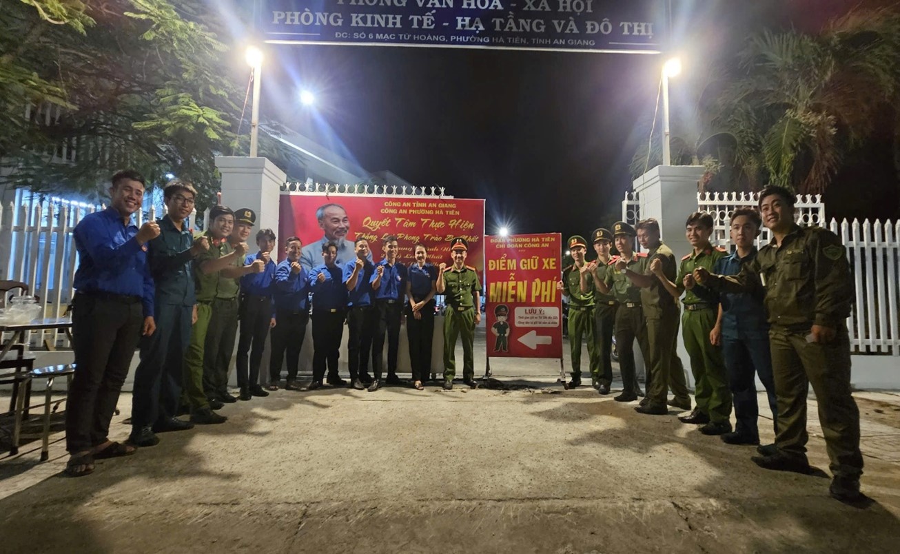 Công an phường Hà Tiên tổ chức Chương trình “Điểm giữ xe miễn phí –đêm ...